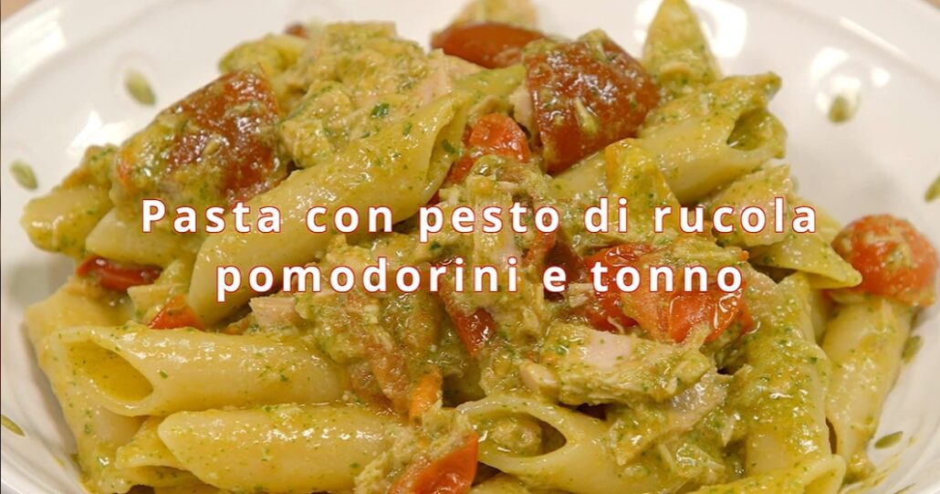 In cucina con Luca Pappagallo | Ricetta pasta con pesto di rucola ...