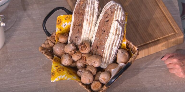 É sempre mezzogiorno | Ricetta pane rustico alle noci di Fulvio Marino