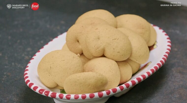 Giusina in cucina | Ricetta biscotti piretti di Sortino