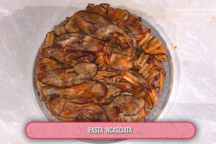 É sempre mezzogiorno | Ricetta pasta e piselli di nonna Carmela di ...